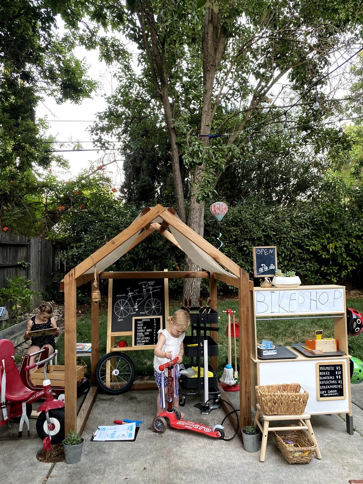 Dramatic Play: Bike Shop - WinterKids